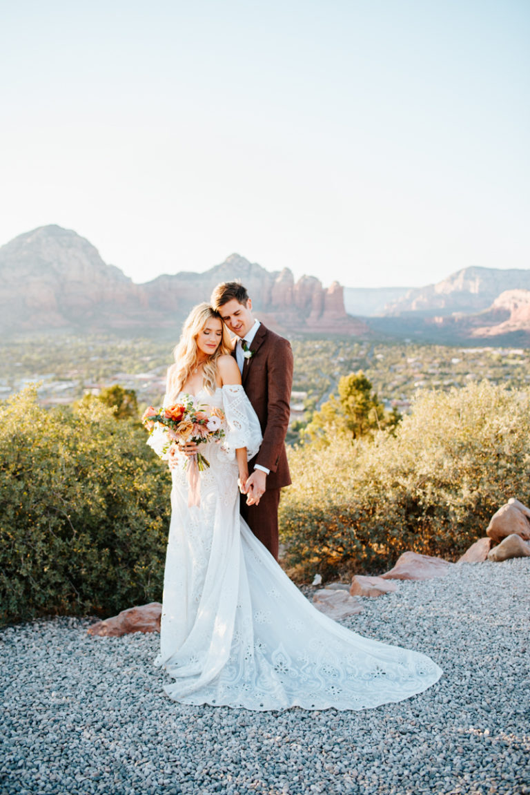 Sedona Wedding at Tlaquepaque | parkermicheaelsphotography.com